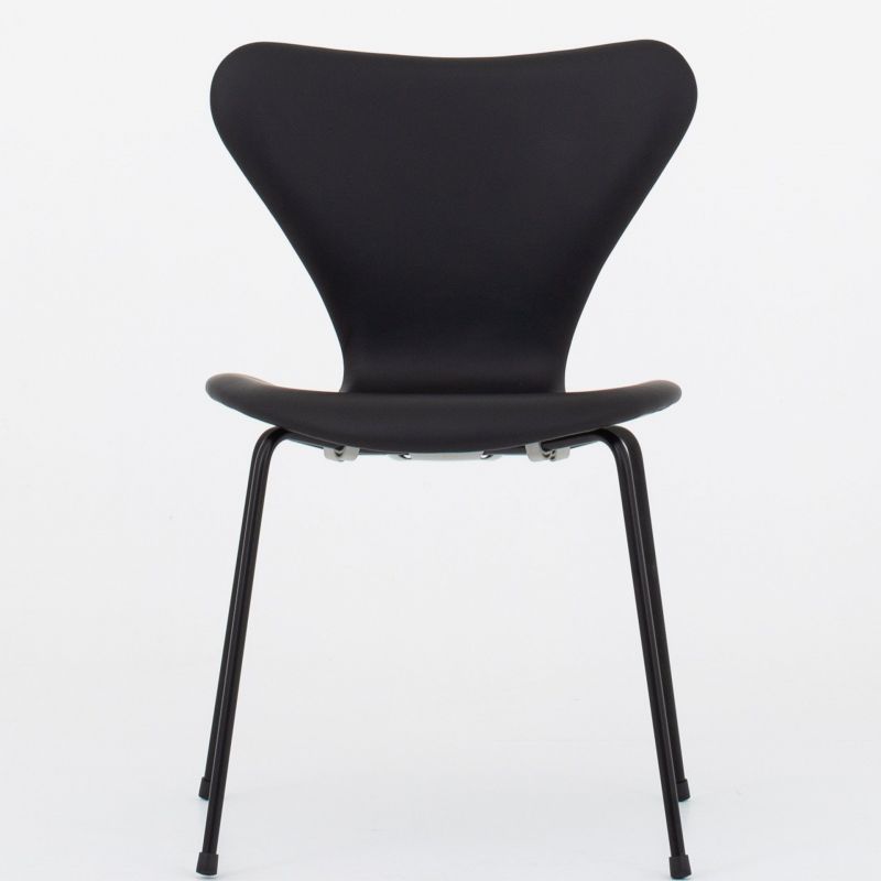 AJ 3107 - Nybetrukket 'Syver'-stol