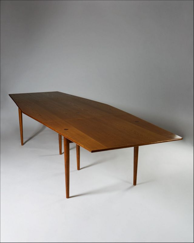 Dining table designed by Edvard and Tove Kindt-Larsen for Thorald Madsen