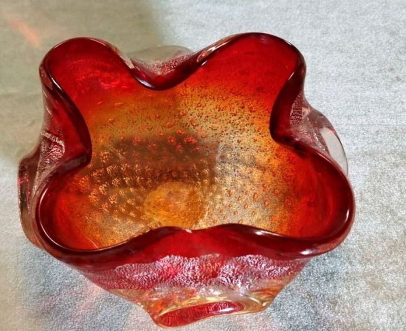 Vintage Bowl or Ashtray in Red Murano Glass and Gold Spangles