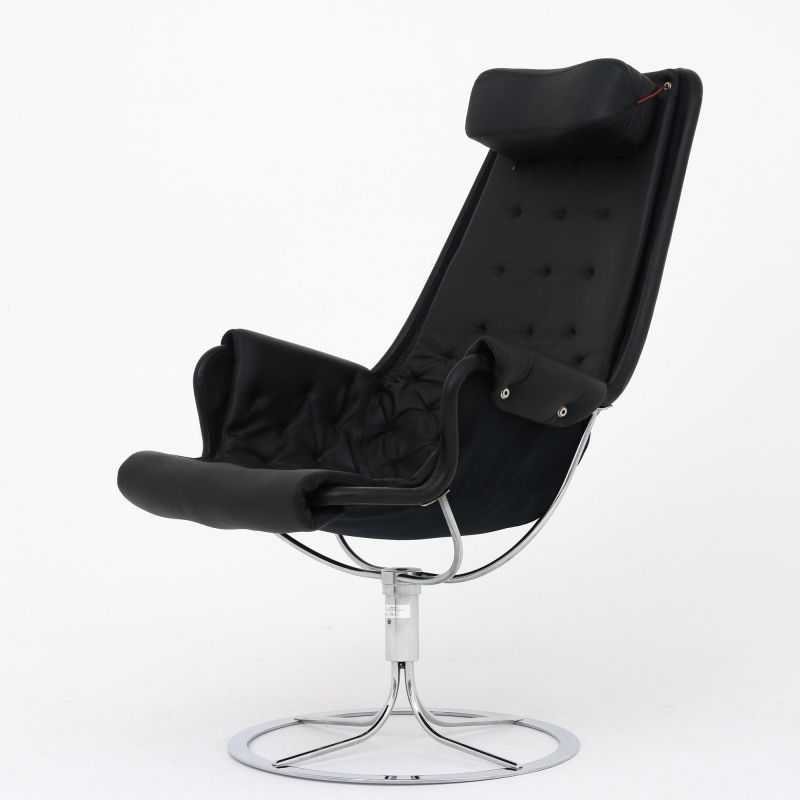 'Jetson' lounge chair in black leather