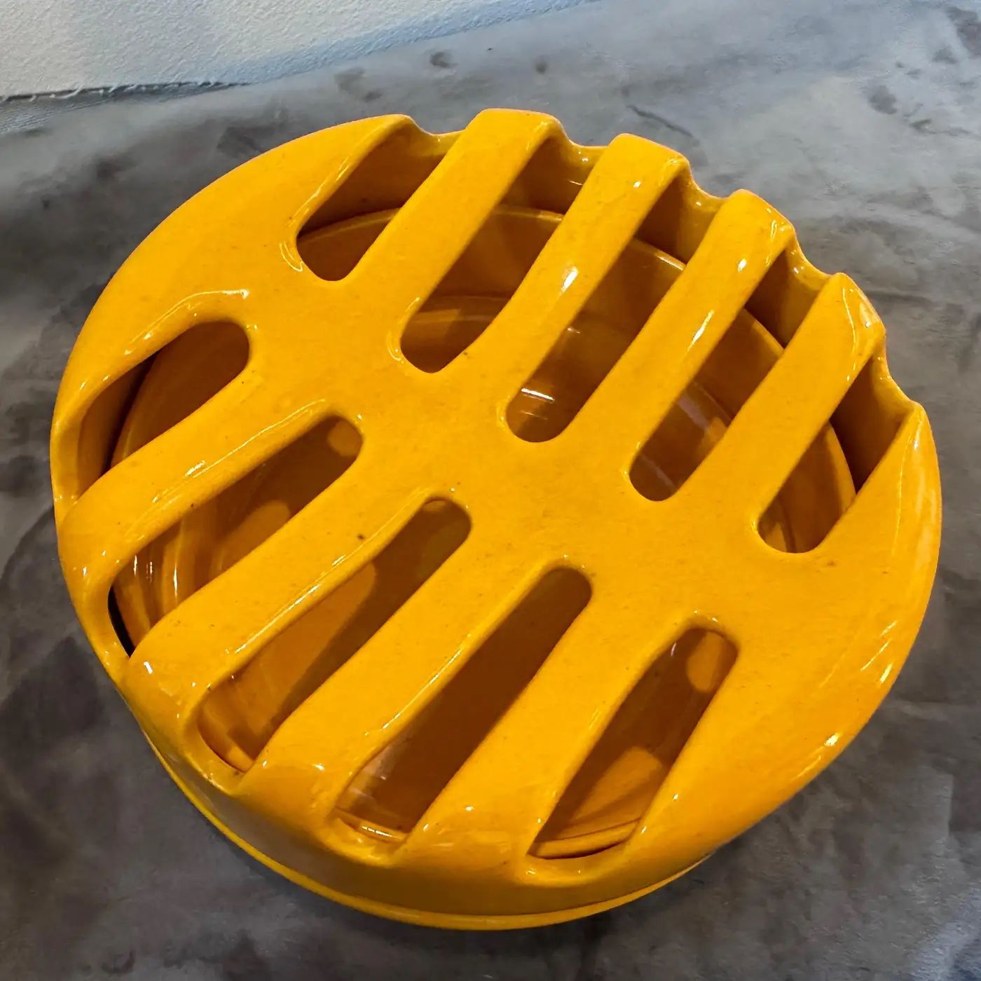 1970s Modern Yellow Ceramic Italian Ashtray by Liisi Beckmann for ...